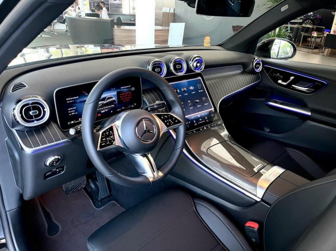 Mercedes GLC 200 4Matic Thông Số & Giá Lăn Bánh (08/2025)