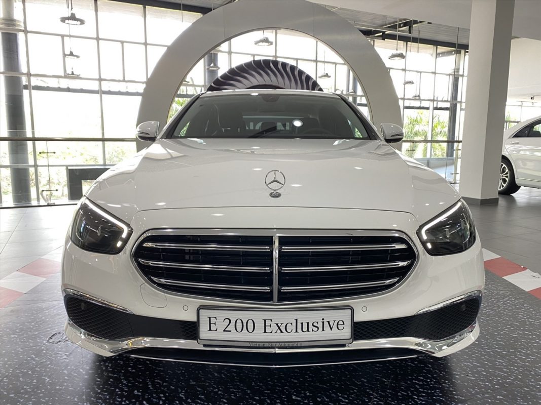 Mercedes E200 Giá Lăn Bánh & Thông Số (02/2025)