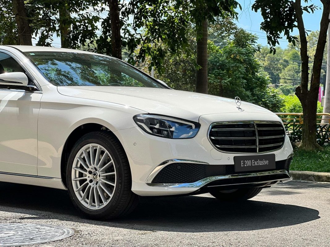 Mercedes E200 Giá Lăn Bánh & Thông Số (01/2025)
