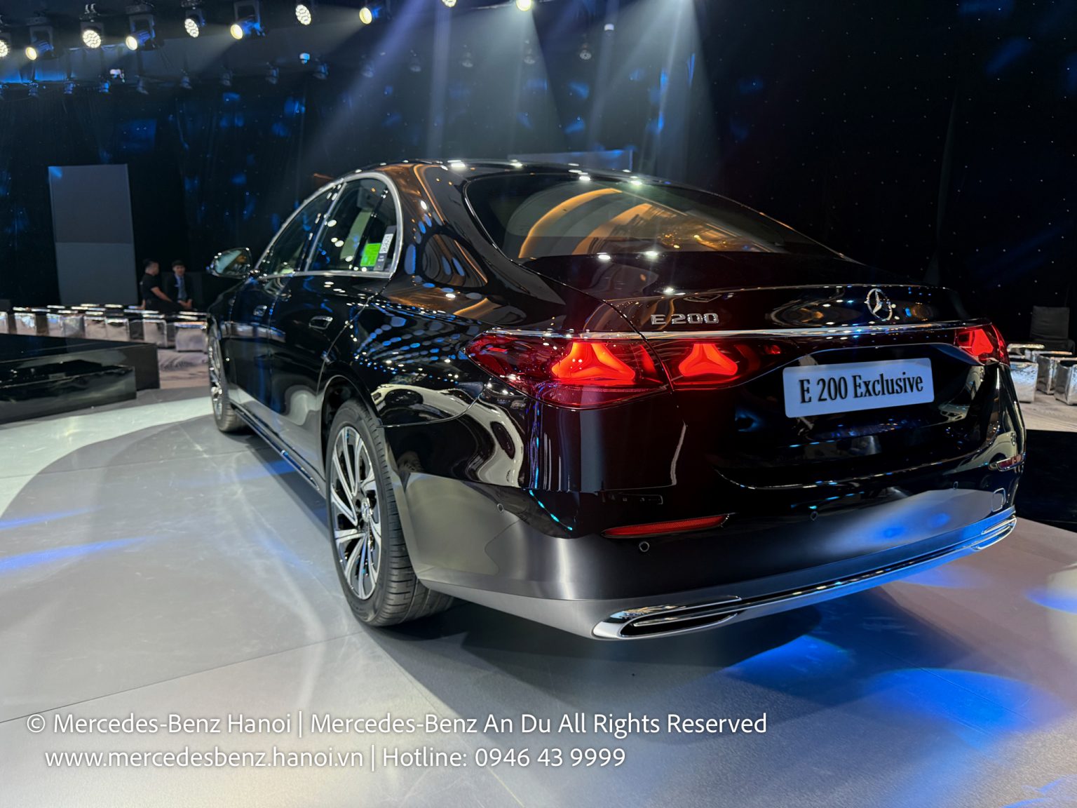 Mercedes E200 Exclusive 2025 Giá Lăn Bánh ( 11/2025 )