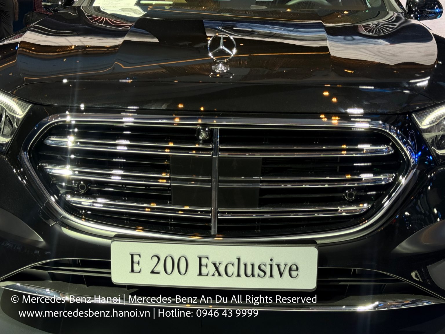 Mercedes E200 Exclusive 2025 Giá Lăn Bánh ( 11/2025 )